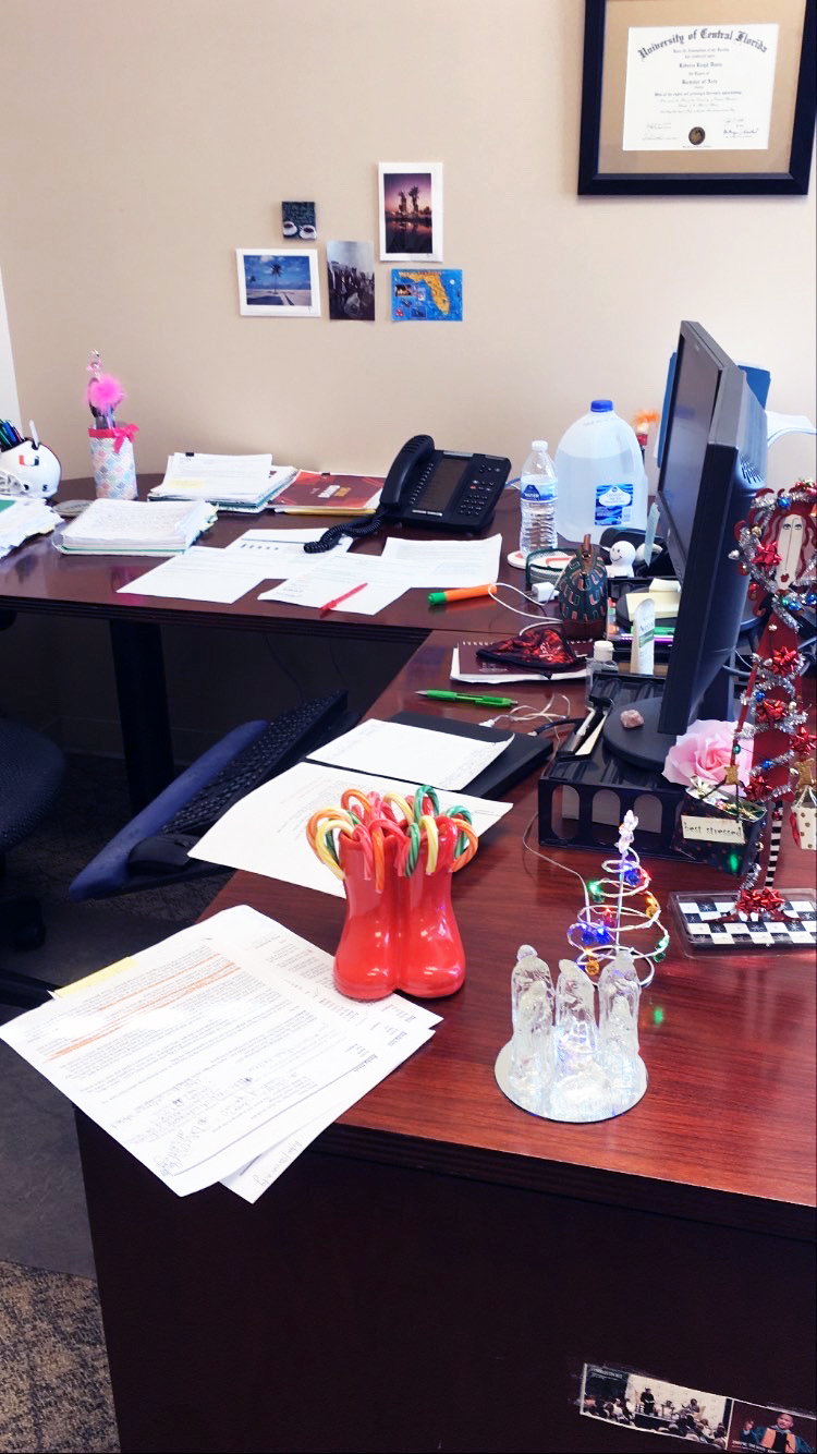 MC'S messiest desk now revealed - The Highland Echo